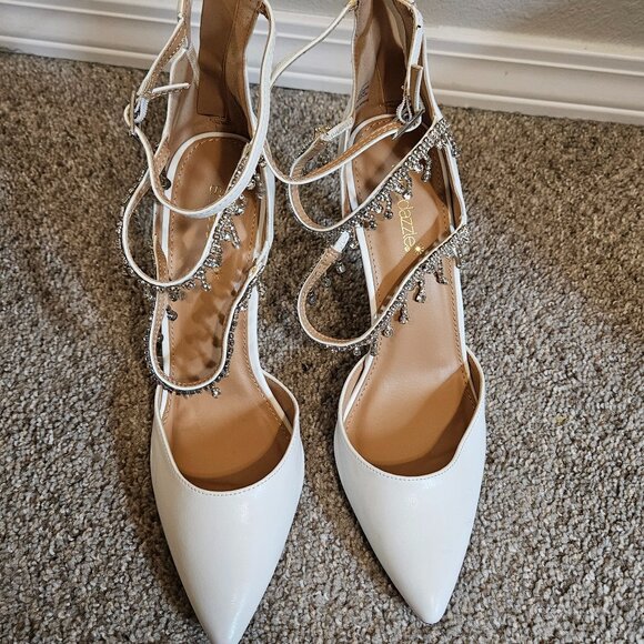 Shoe Dazzle | Shoes | Shoedazzle Dwyerr Embellished Pump | Poshmark